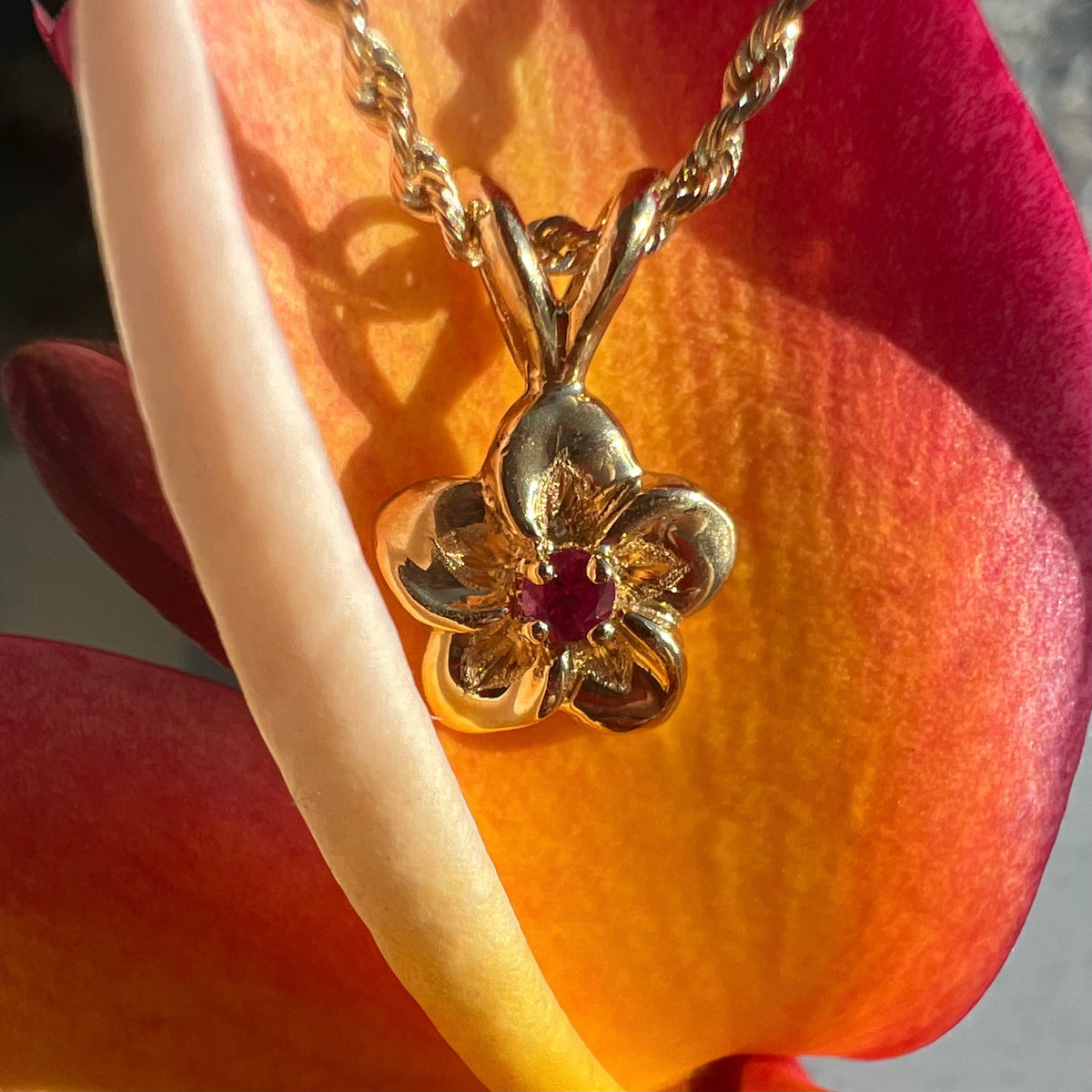 Single Hawaiian Plumeria Pendant w/ Ruby in 18K Yellow Gold